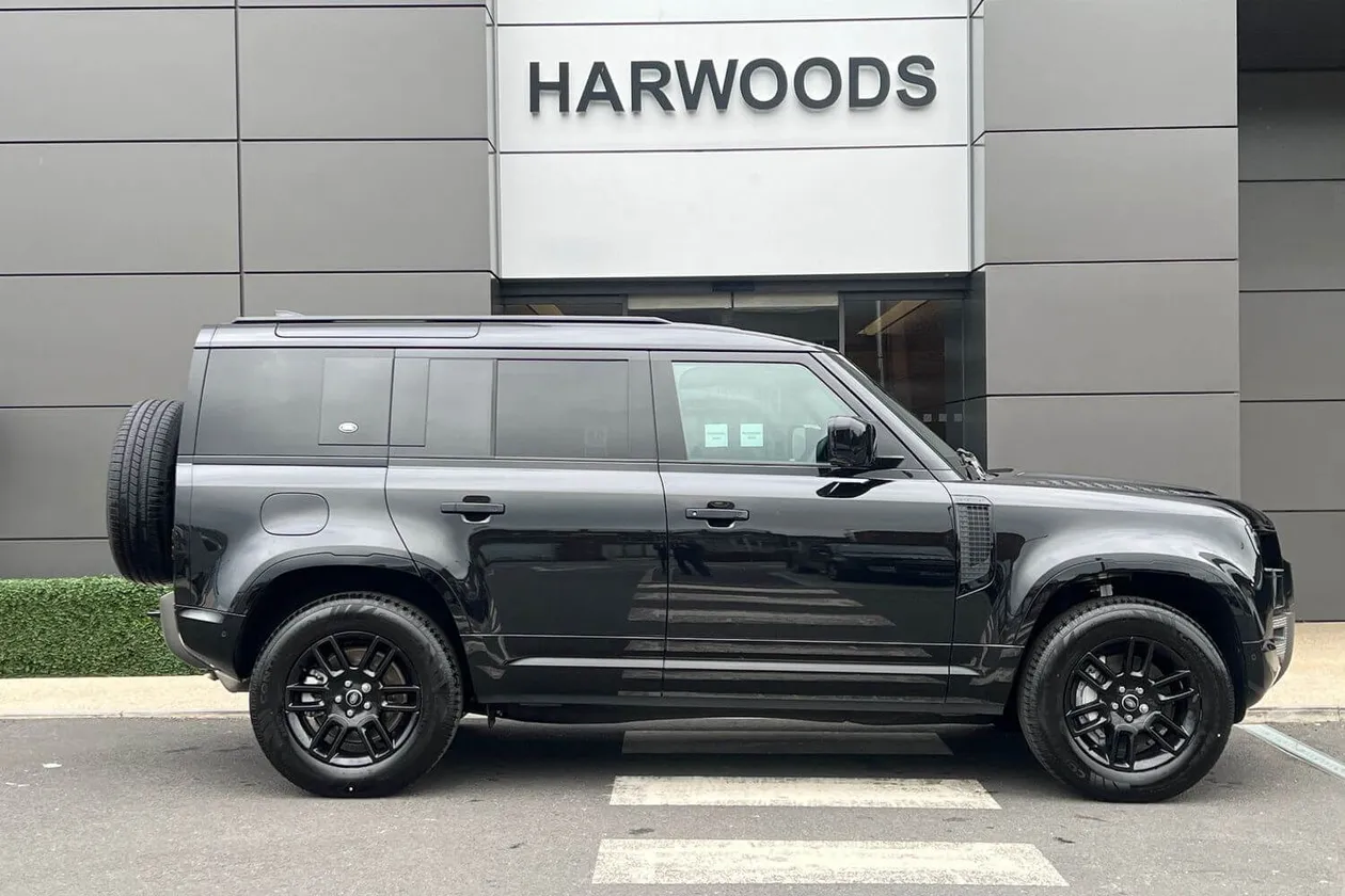 Newnull LAND ROVER Defender 110 X-Dynamic S 2298615 | Harwoods Land ...