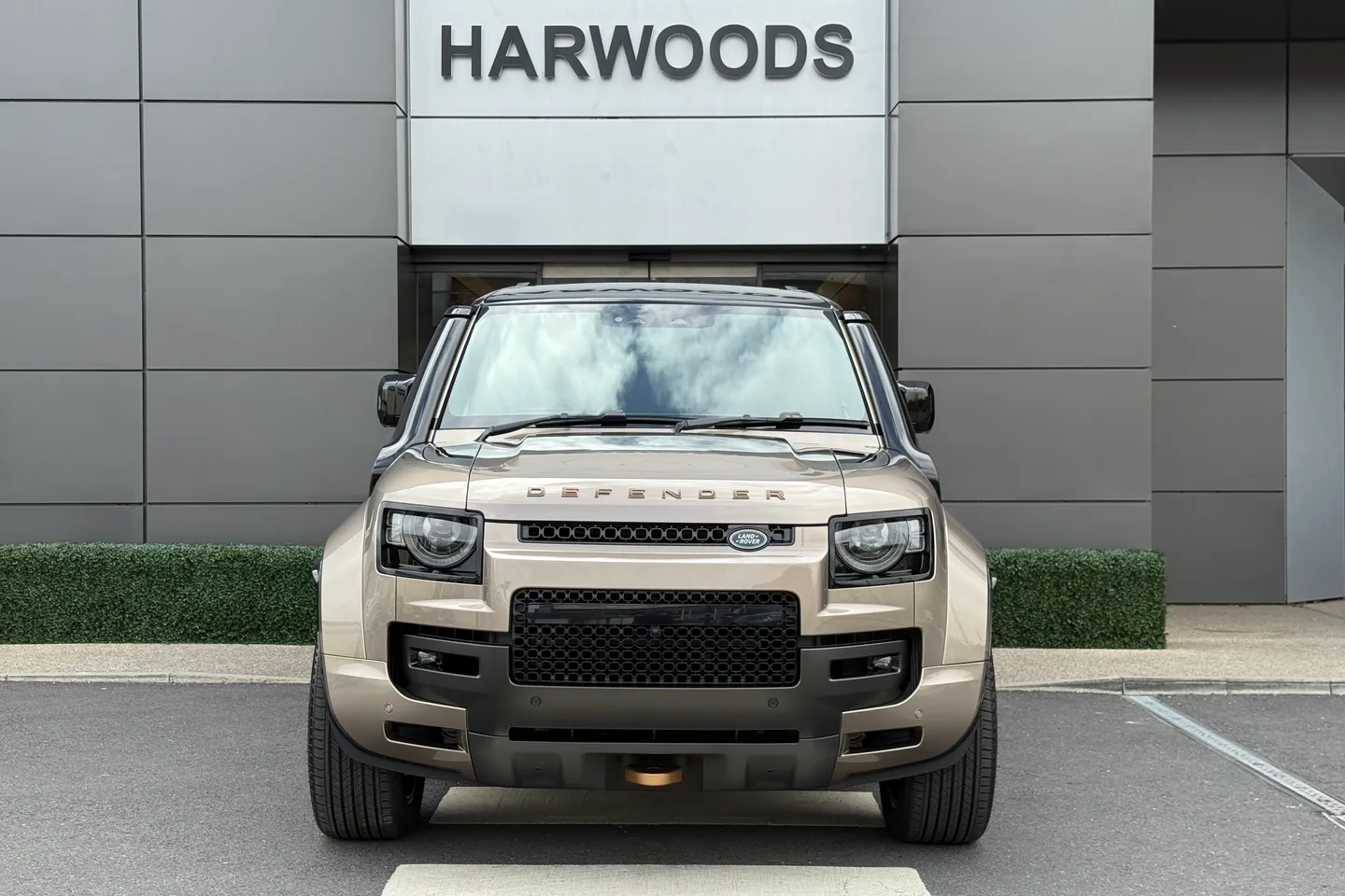 Newnull LAND ROVER Defender 110 GV75NNC | Harwoods Land Rover, Brighton